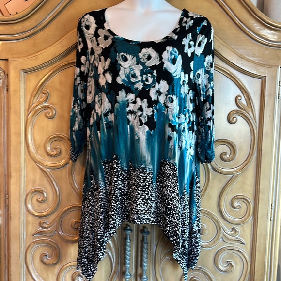 Chelsea & Theodore | Tops | Chelsea Theodore Teal Roses Tunic | Poshmark